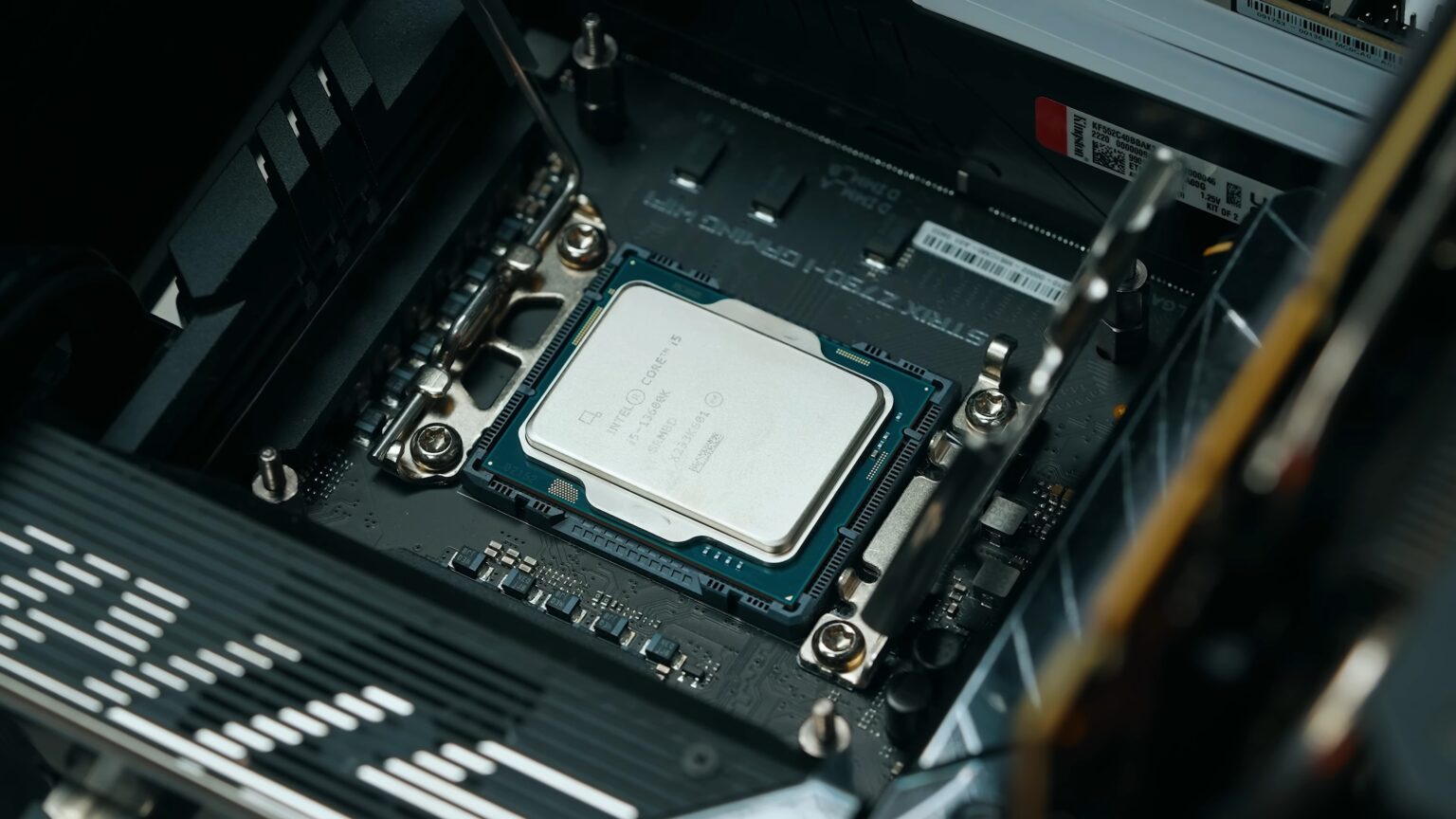 Intel K vs KF: What's the Difference? - Hero Collector