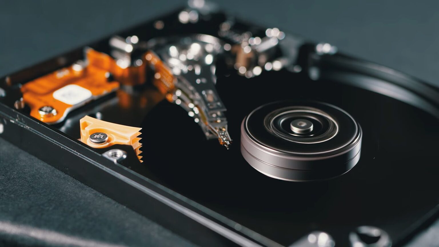 eMMC vs. SSD Storage - What's the Difference? - Hero Collector