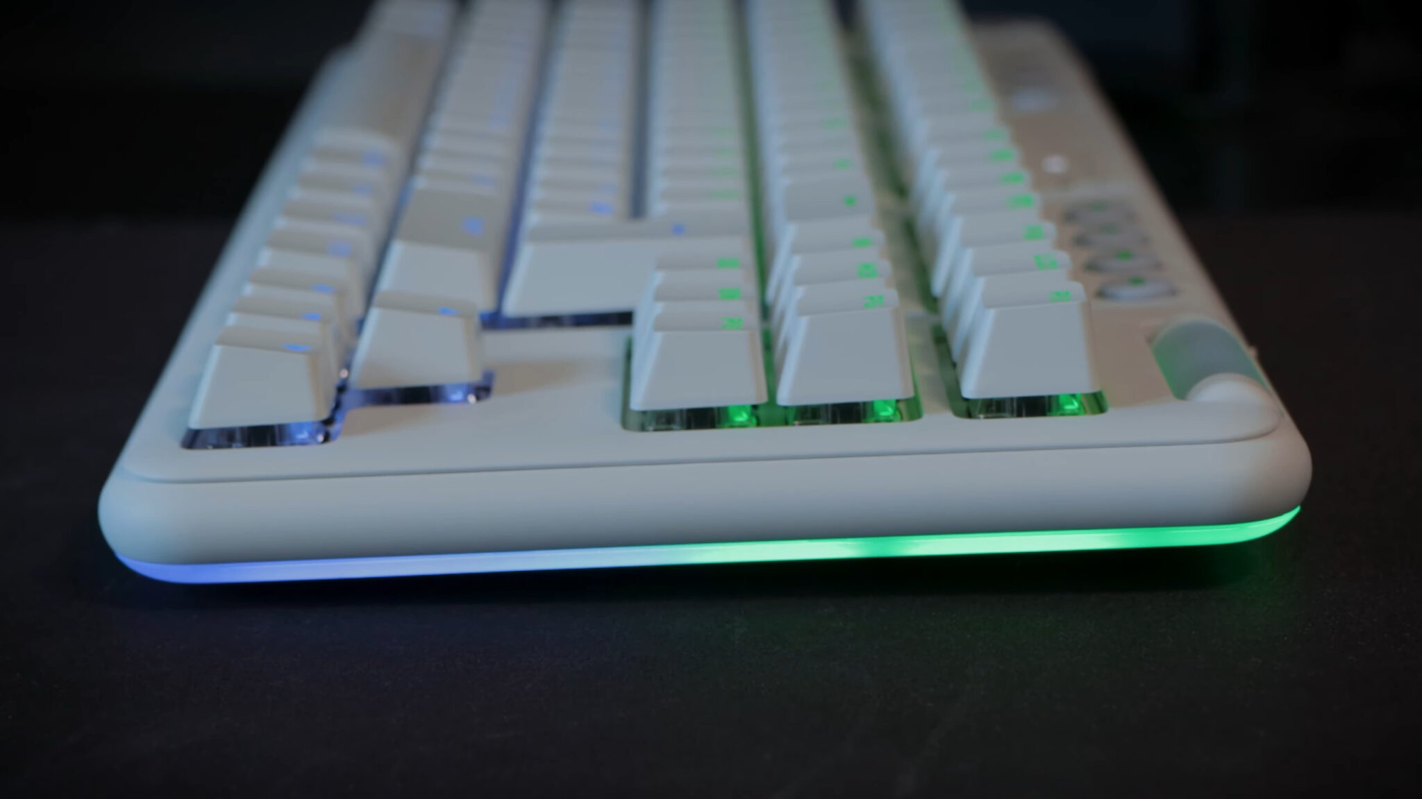 6 Best White Mechanical Keyboards: Our Picks (2024)